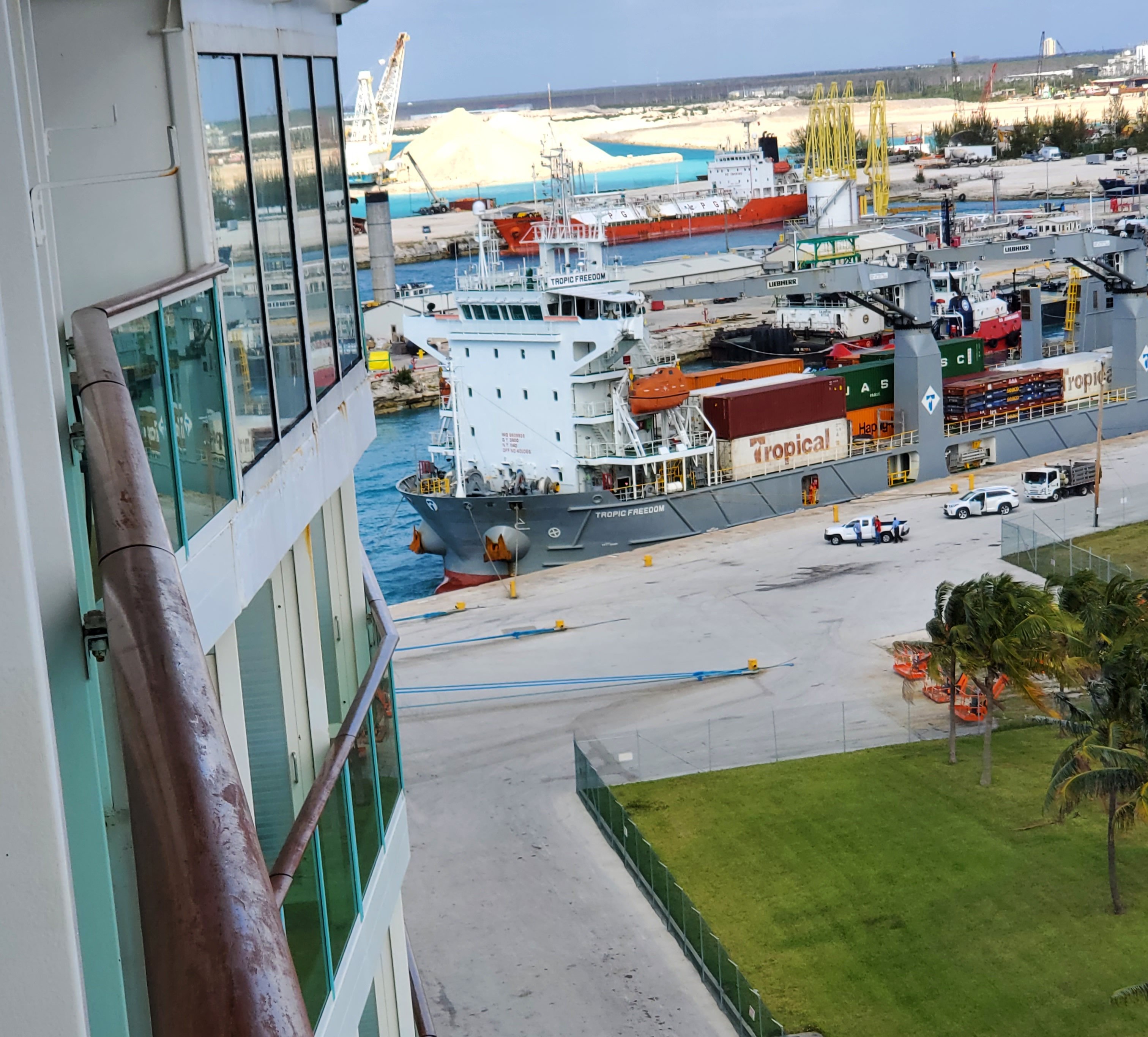 Mariner Of The Seas hit by Tropic Freedom Ship at Grand Bahama - Royal Caribbean News and Rumors ...