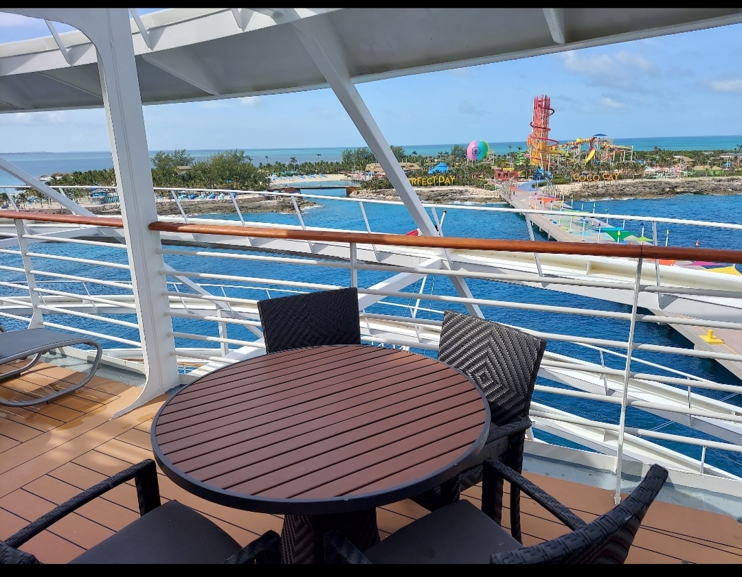 Rear-Facing Junior Suite on Voyager Class - Royal Caribbean Discussion ...