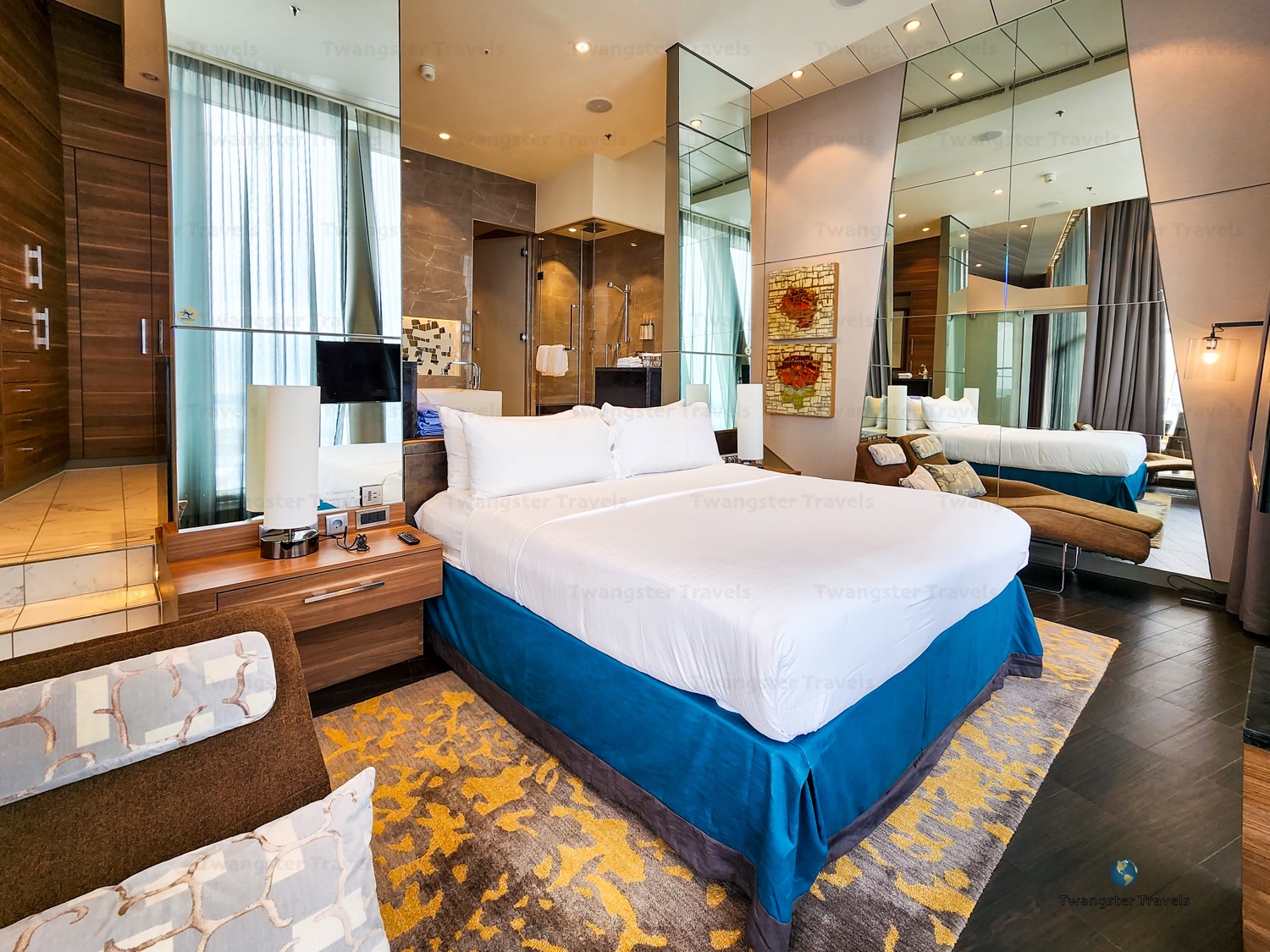 Stratosphere Oasis Suite Review