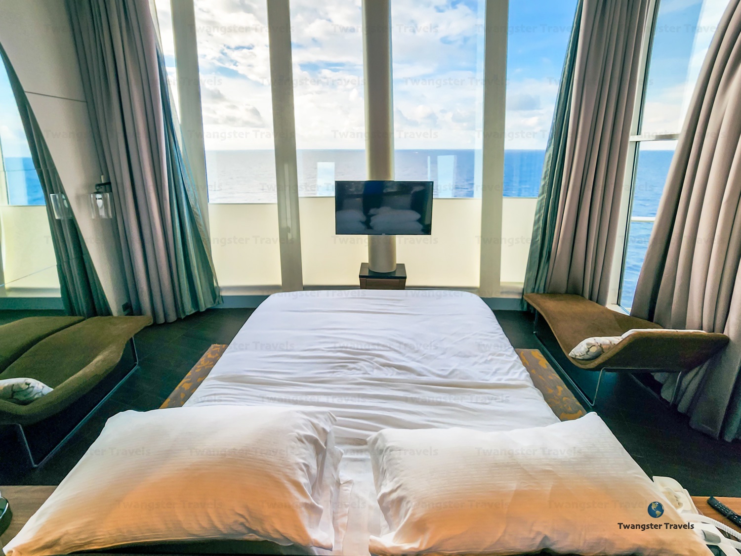 Stratosphere Oasis Suite Review