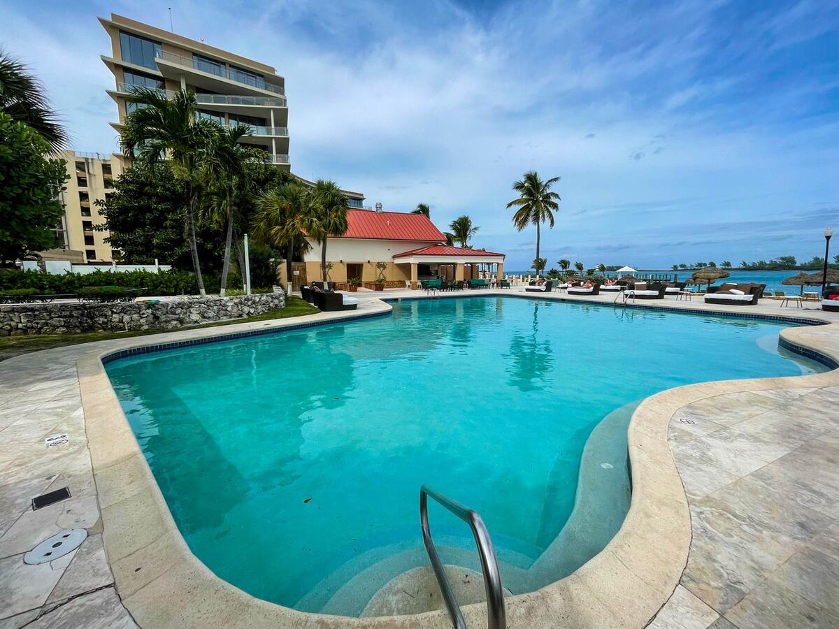 British Colonial Hilton day pass review | Royal Caribbean Blog