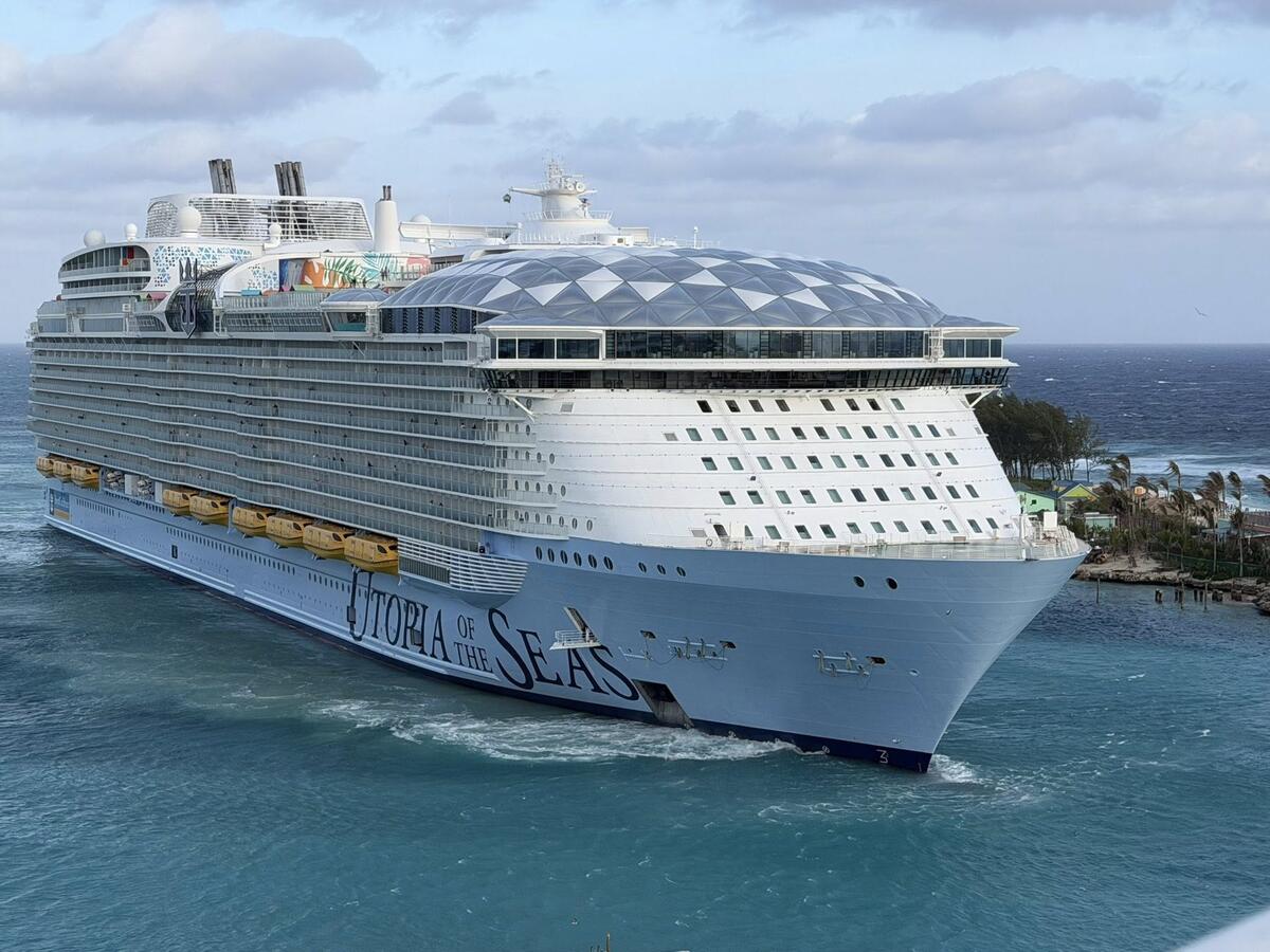 Things to Never Do on Cruise Ships, From Frequent Passenger of 20 Years ...