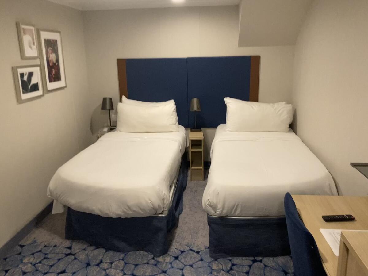 What a Room on Royal Caribbean's Wonder of the Seas Cruise Looks Like ...